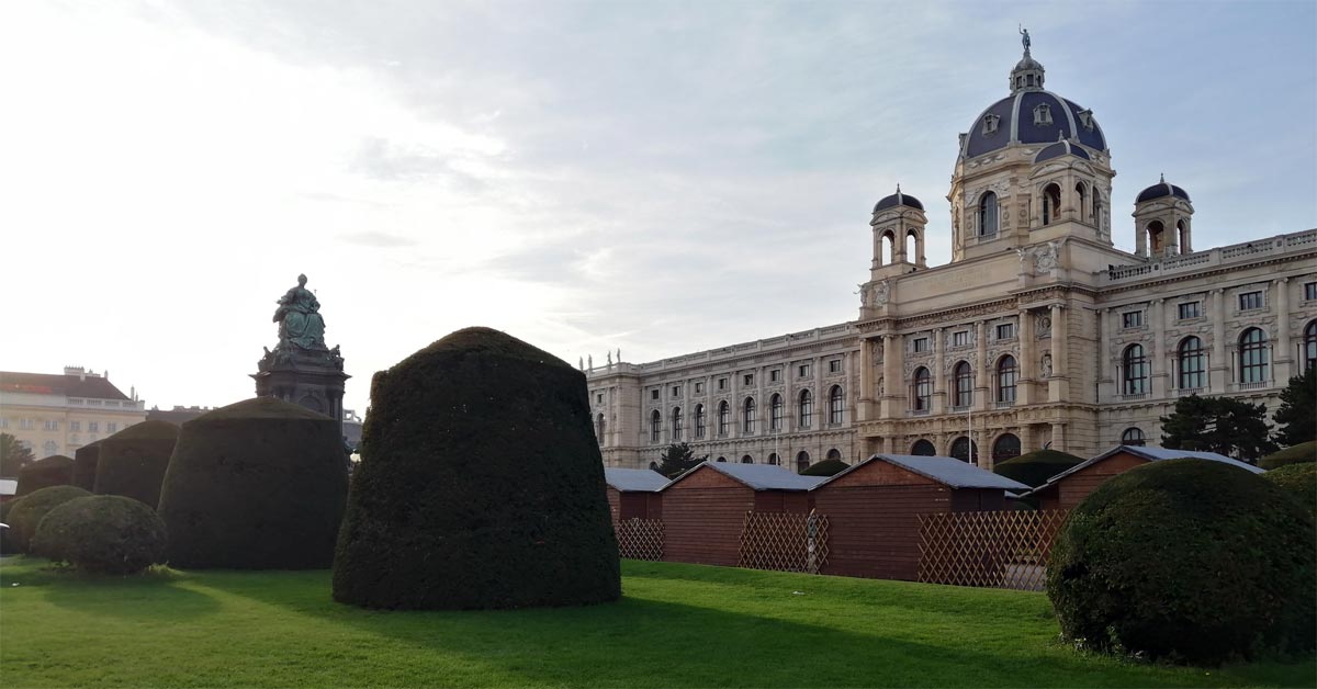 Austria Insight: From commemorating the dead on All Saints' Day and All ...